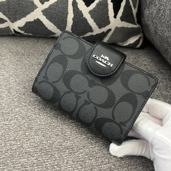 Coach | Bags | Nwt Coach C082 Women Medium Corner Zip Wallet In ...